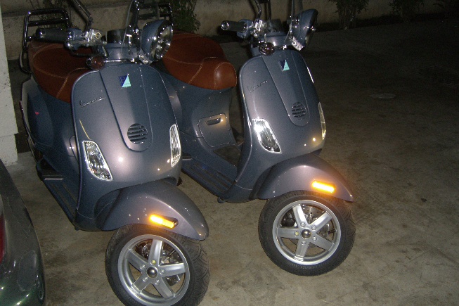 Modern Vespa : The Crazy Couples New Vespas