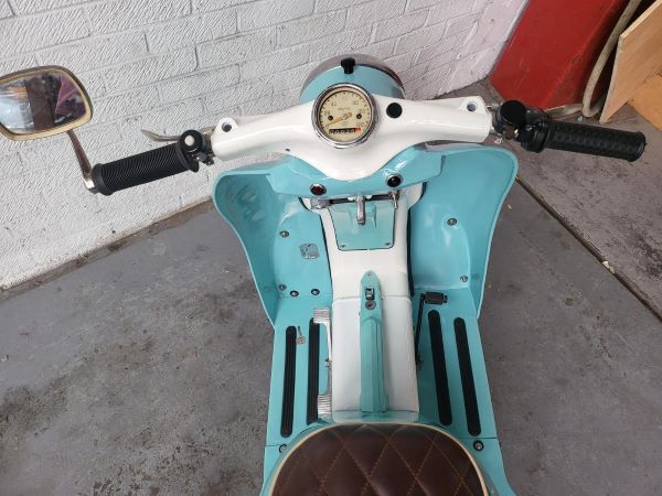 Modern Vespa : More crazy 1960's Soviet scooters!