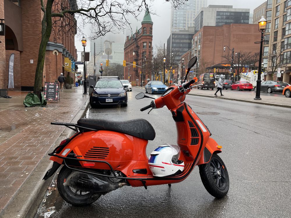 Modern Vespa : The Sun is out! Time to get out and Ride!