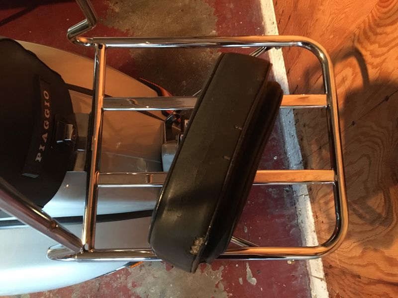 Modern Vespa : p200 bbq rack