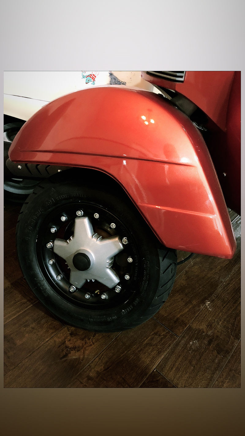 Modern Vespa : Pinasco split rims v2
