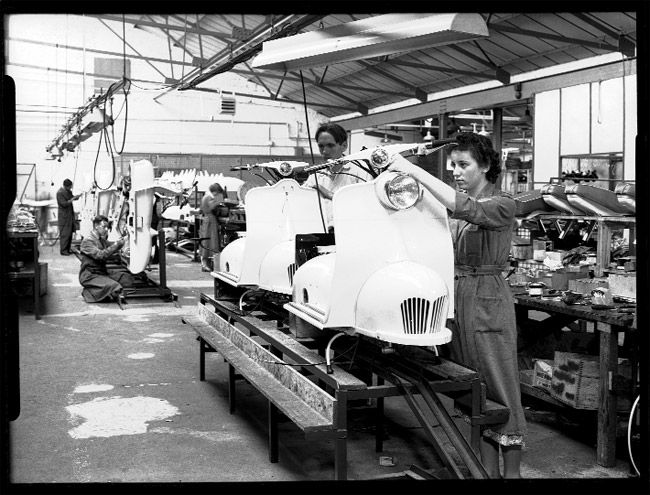 Modern Vespa : Factory Photos ~Picture Thread~