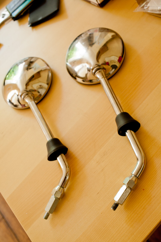 Modern Vespa : lx mirror lock nut question