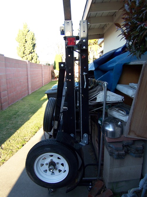 Modern Vespa : Trailer chocking systems?