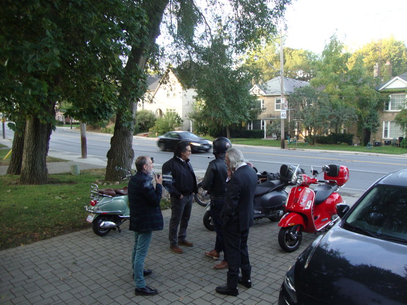 Modern Vespa : Distinguished Gentleman's Ride 2019