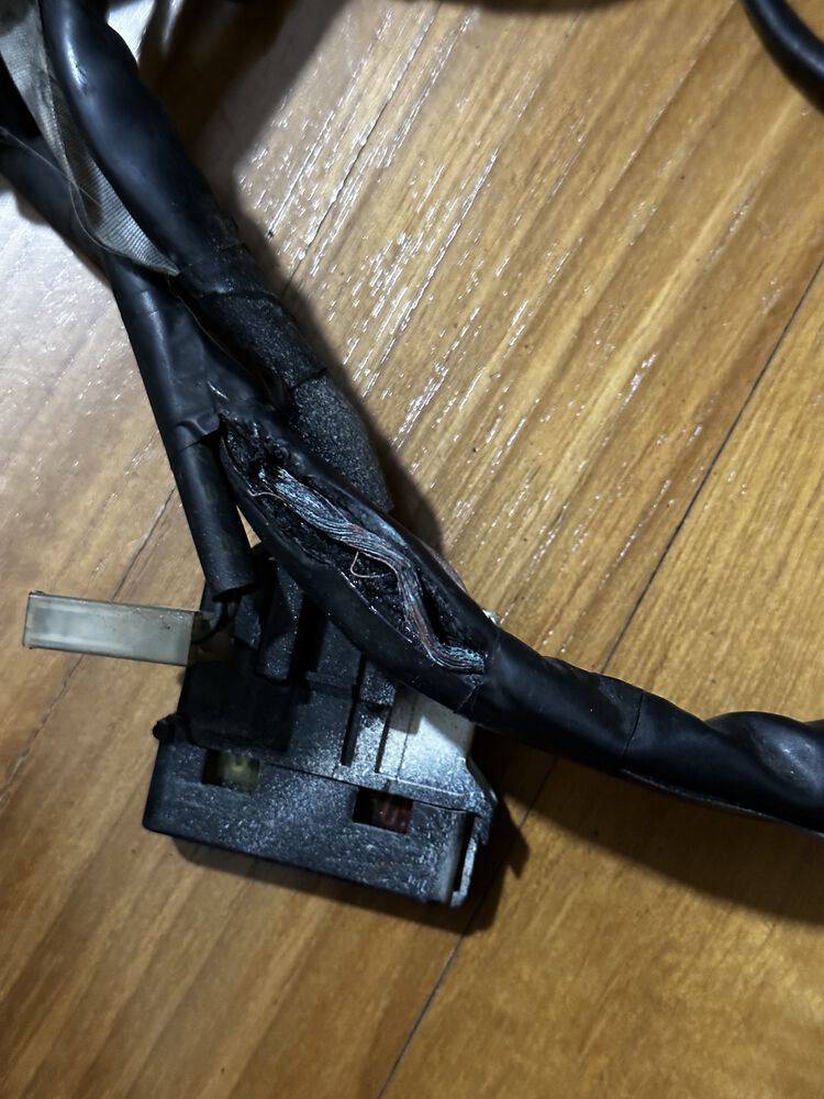 Modern Vespa : Old GTS 300 Wiring Harness Help
