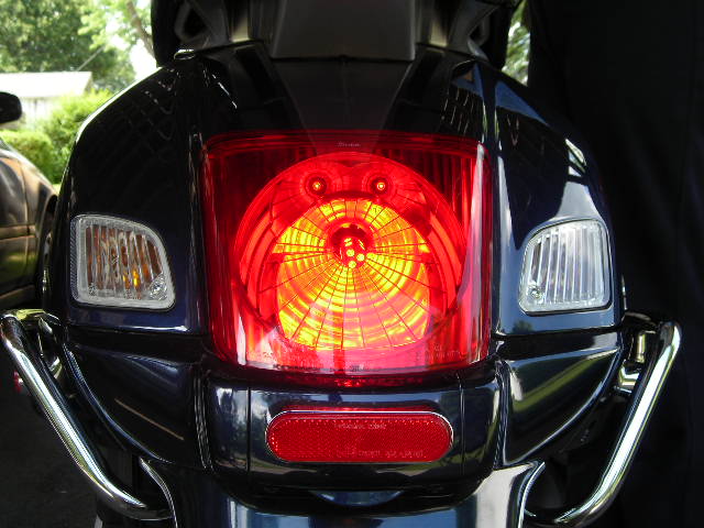 Modern Vespa : Wow! -Much better GT rear end lighting!!