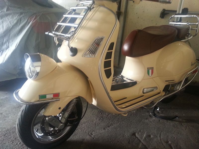Modern Vespa : Classic Racks