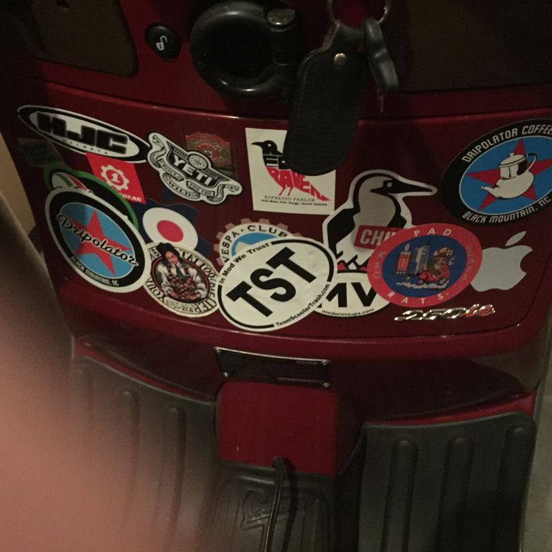 Modern Vespa : Free TST stickers!