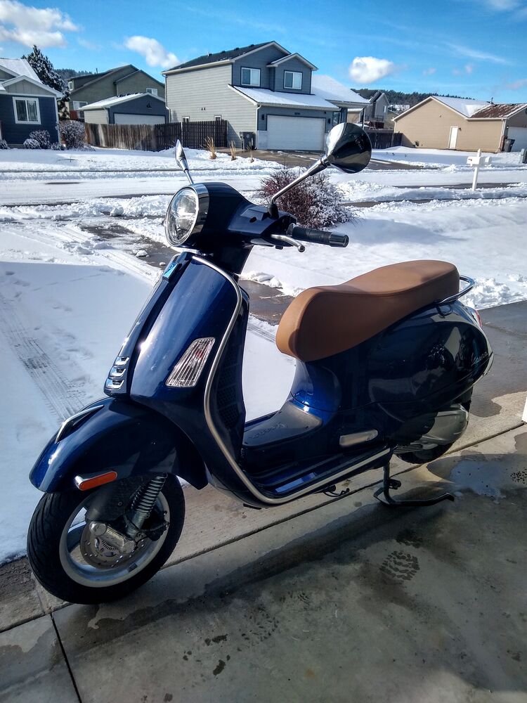 Modern Vespa : Share Pictures of Your Beloved Vespas Here