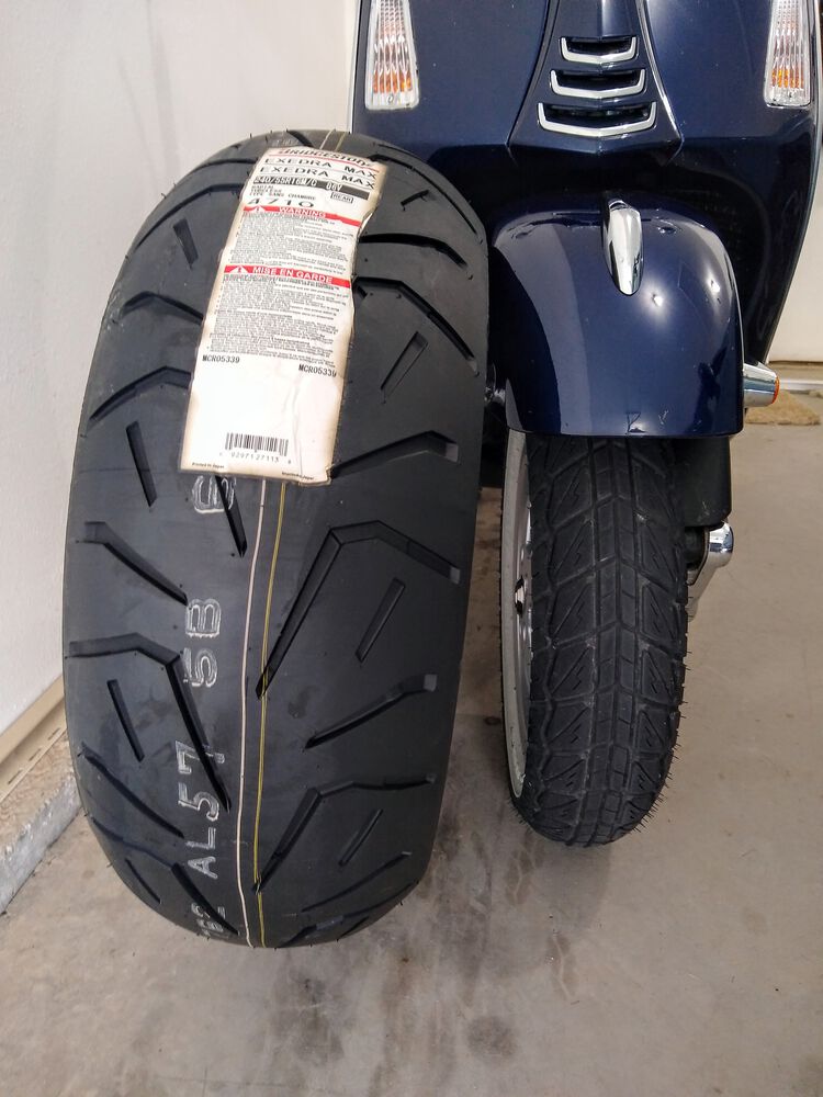 Modern Vespa : (SSR) tire sizes...one extreme to another.