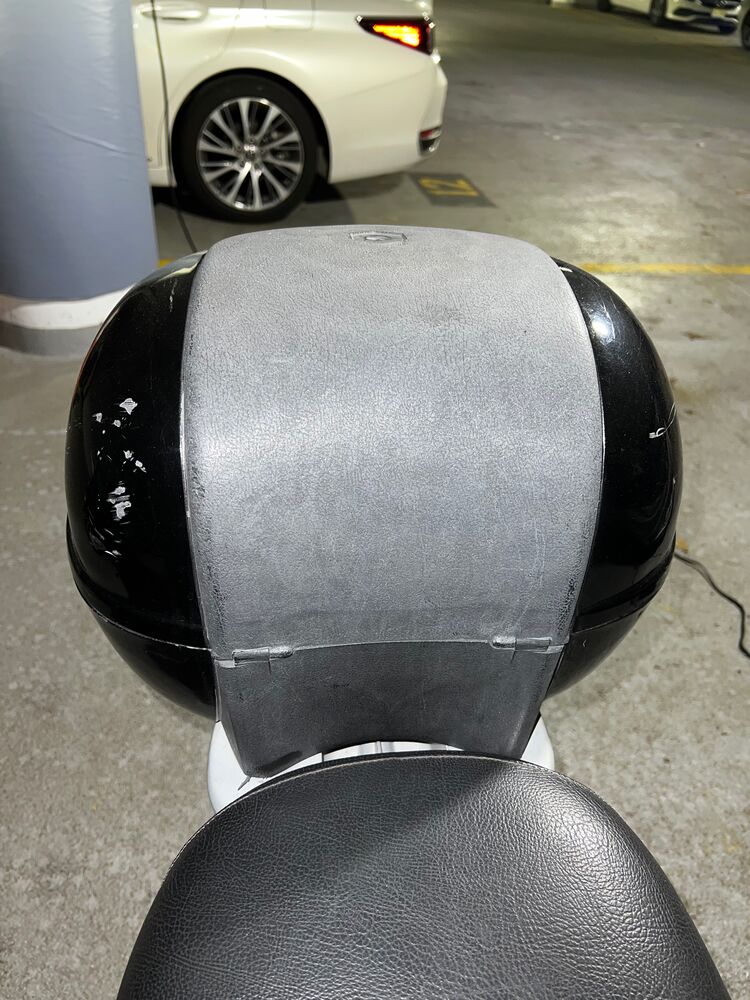 Modern Vespa : Top Box Pad swap size question