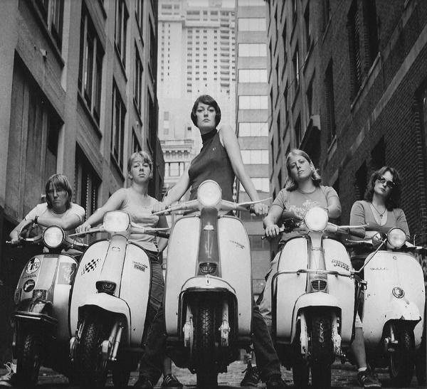Modern Vespa : Vintage Vespa Actor photos
