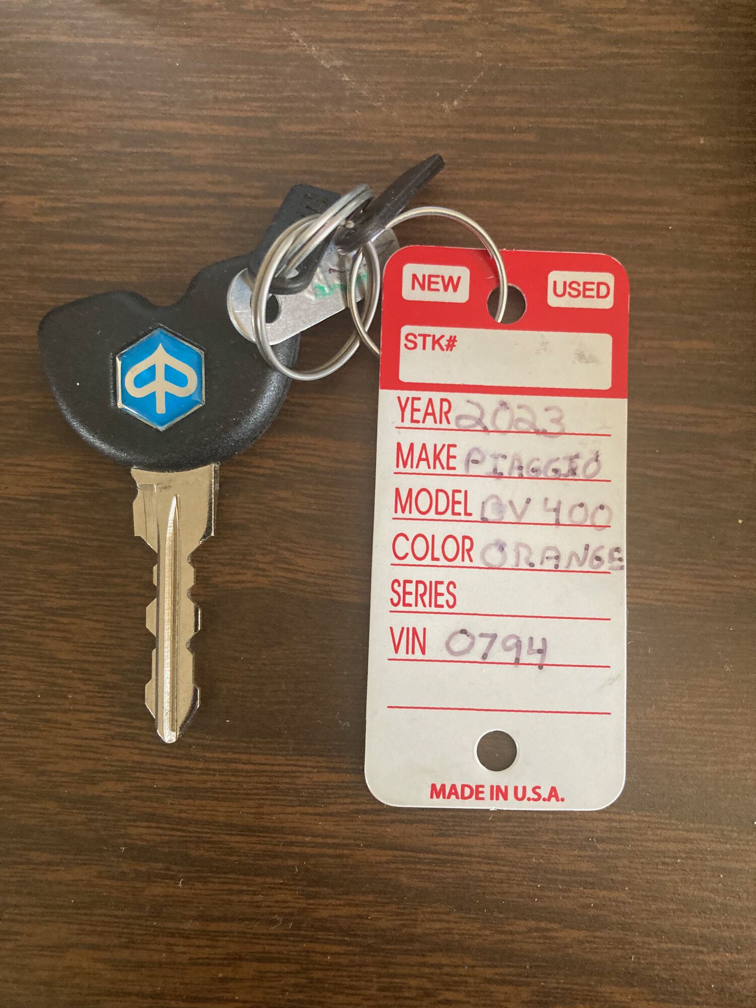 Modern Vespa : BV400 spare key