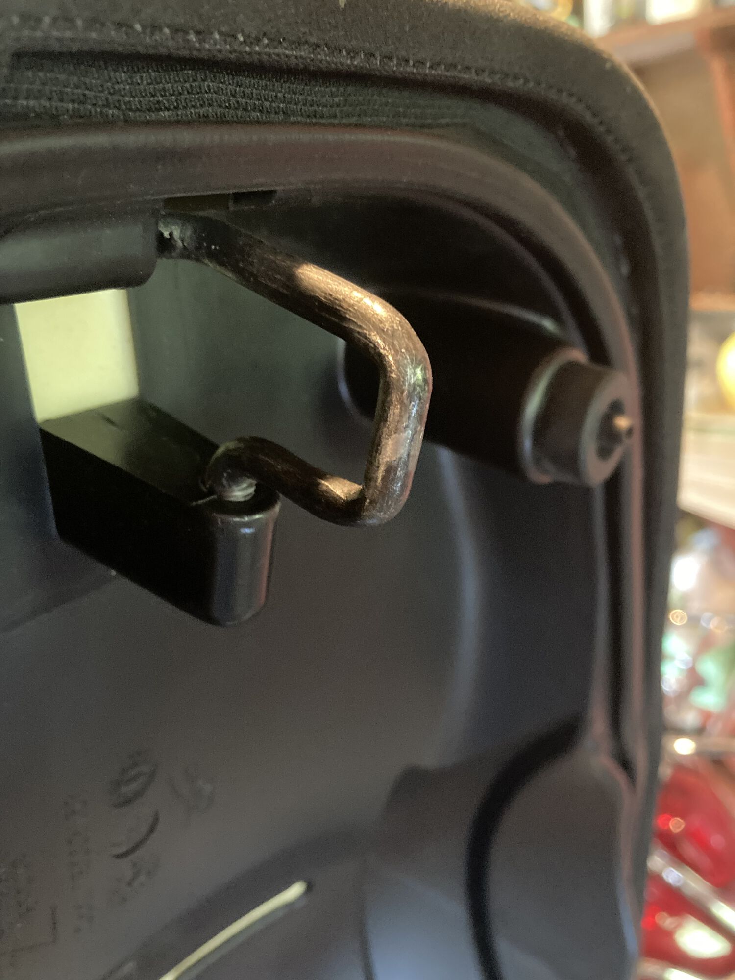 Modern Vespa : dead batt (?), no key- conumdrum-NEED HELP