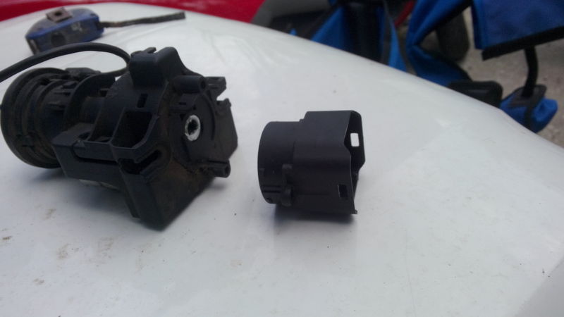 Modern Vespa : piaggio mp3 ignition switch