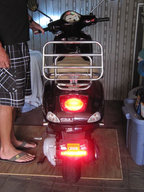 Modern Vespa : Additional lights