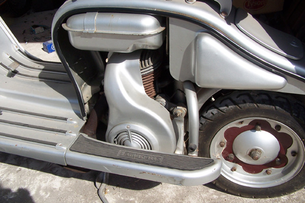 Modern Vespa : Scored a lambretta!