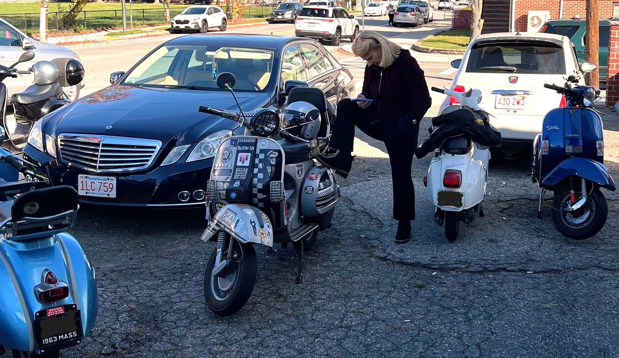 Modern Vespa : Vespas that have left the house. A photo thread.