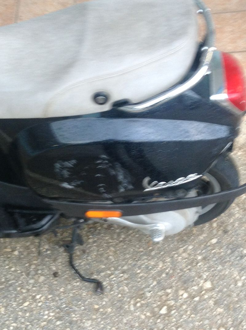 Modern Vespa : Accident - how bad is the damage?