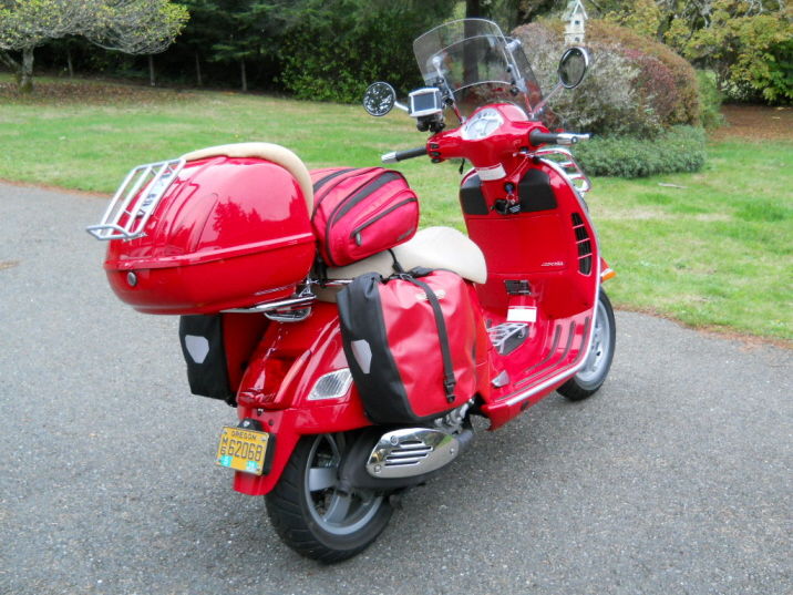Modern Vespa : Ortlieb Panniers on my 250ie
