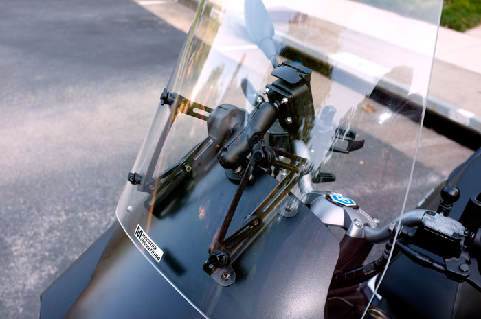 Modern Vespa : Madstad Windscreen and GoPro Camera Installations