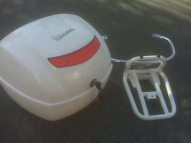 Modern Vespa : Vespa S150 Top Box - White Box & 2 Red Boxes