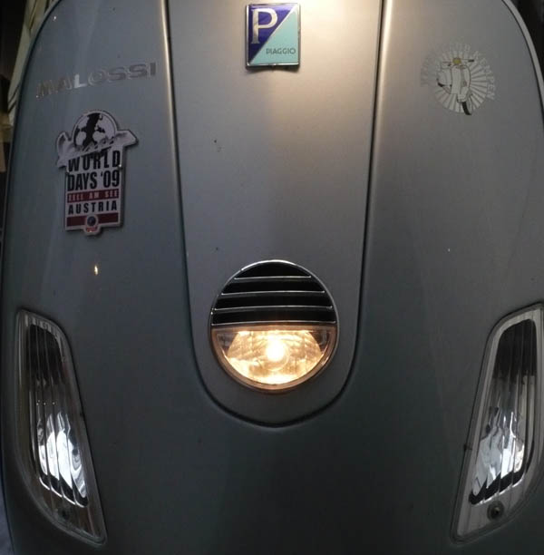 Modern Vespa : Ultrabright LED in GTS noselamp?