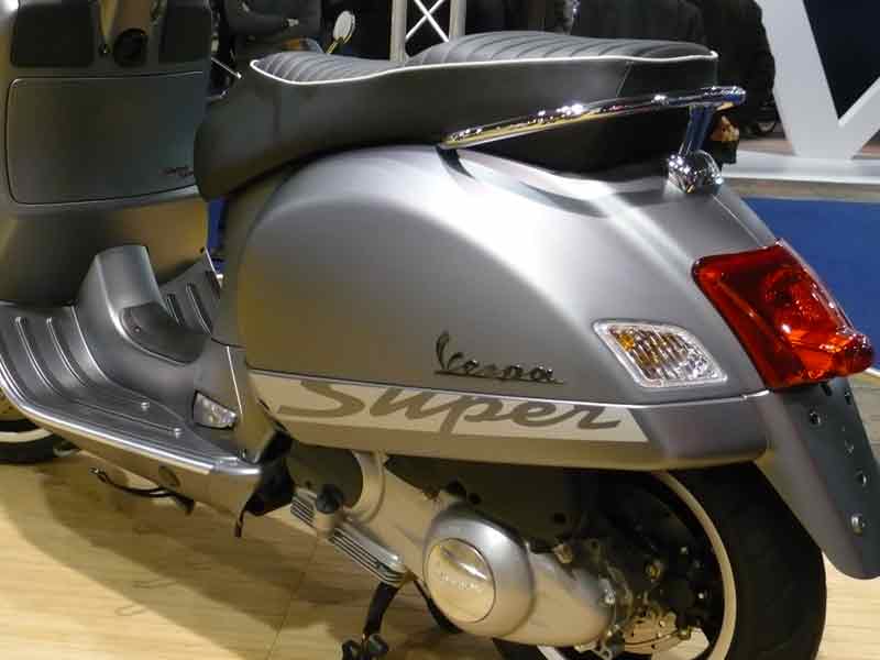 Modern Vespa : GTS 300 SUPER SPORT @ Eurpean Motorshow in Brussels