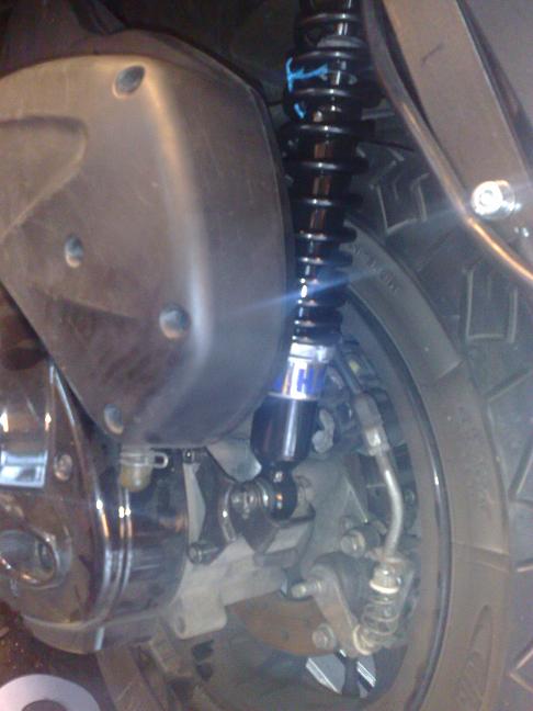 Modern Vespa : New rear shocks