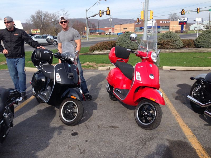 Modern Vespa : Sunday ride.