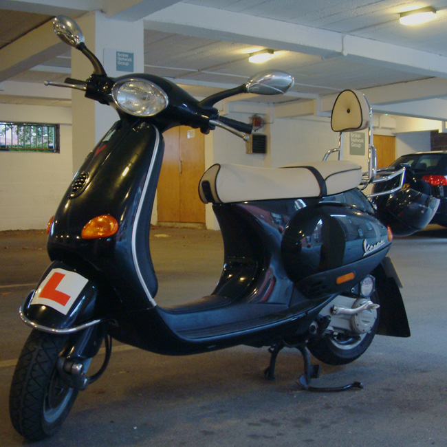 Modern Vespa : Vespa ET4 Leather Seat and Chrome
