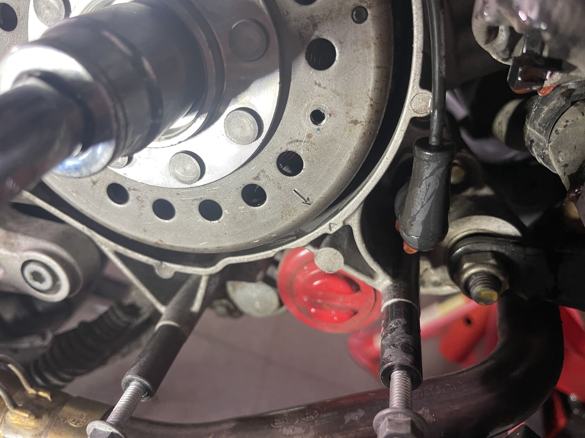 Modern Vespa : Valve adjustment GTS125 I-get