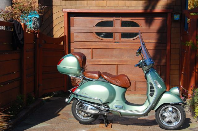 Modern Vespa : GTS Top Box