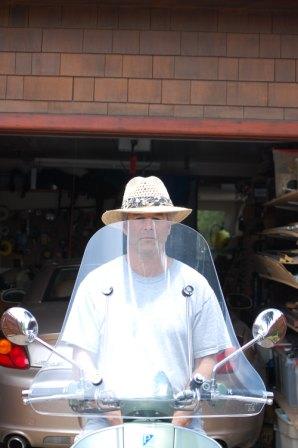 Modern Vespa : Vespa tall screen review.