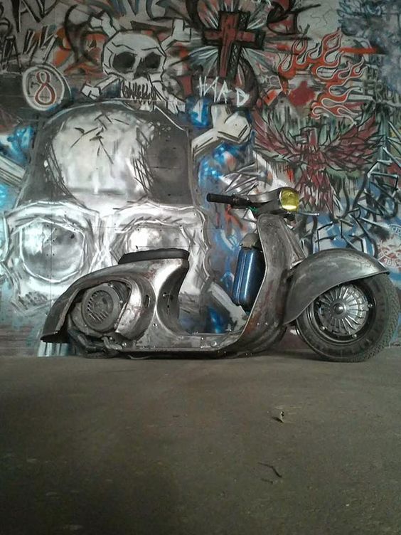 Modern Vespa : Streamline, Art Deco, Aerodynamic Scoots & Motorcycles