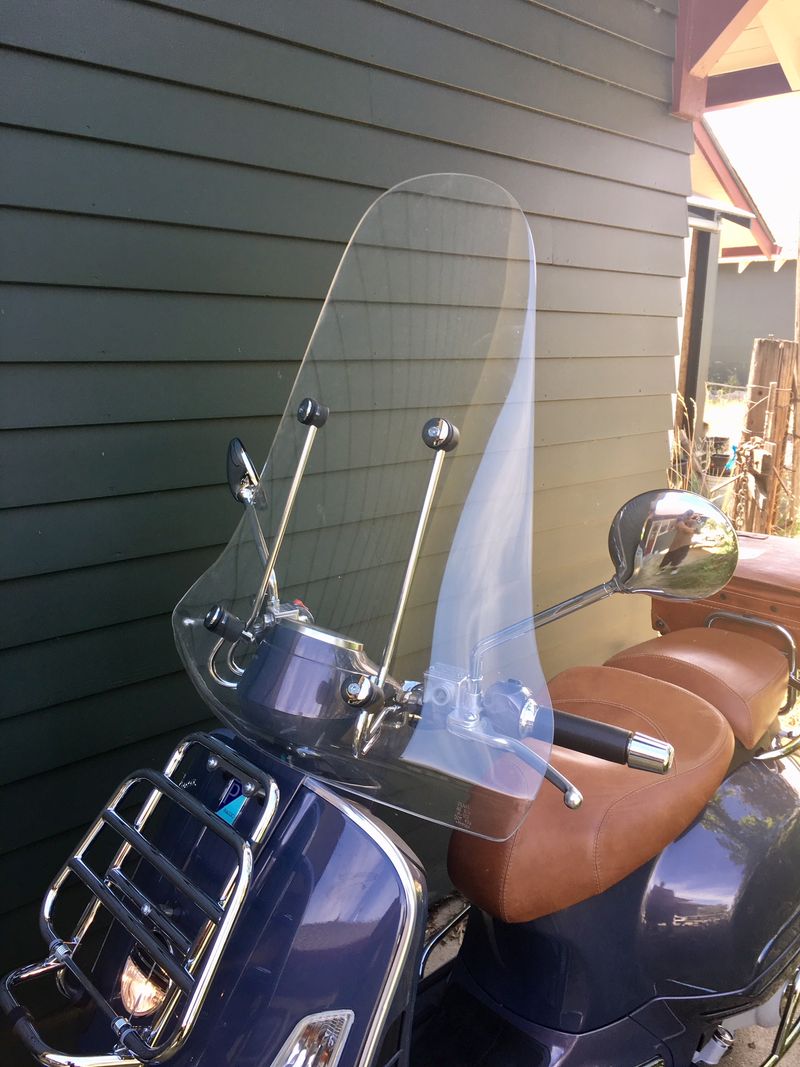 Modern Vespa : GTV 300 Tall Windshield install