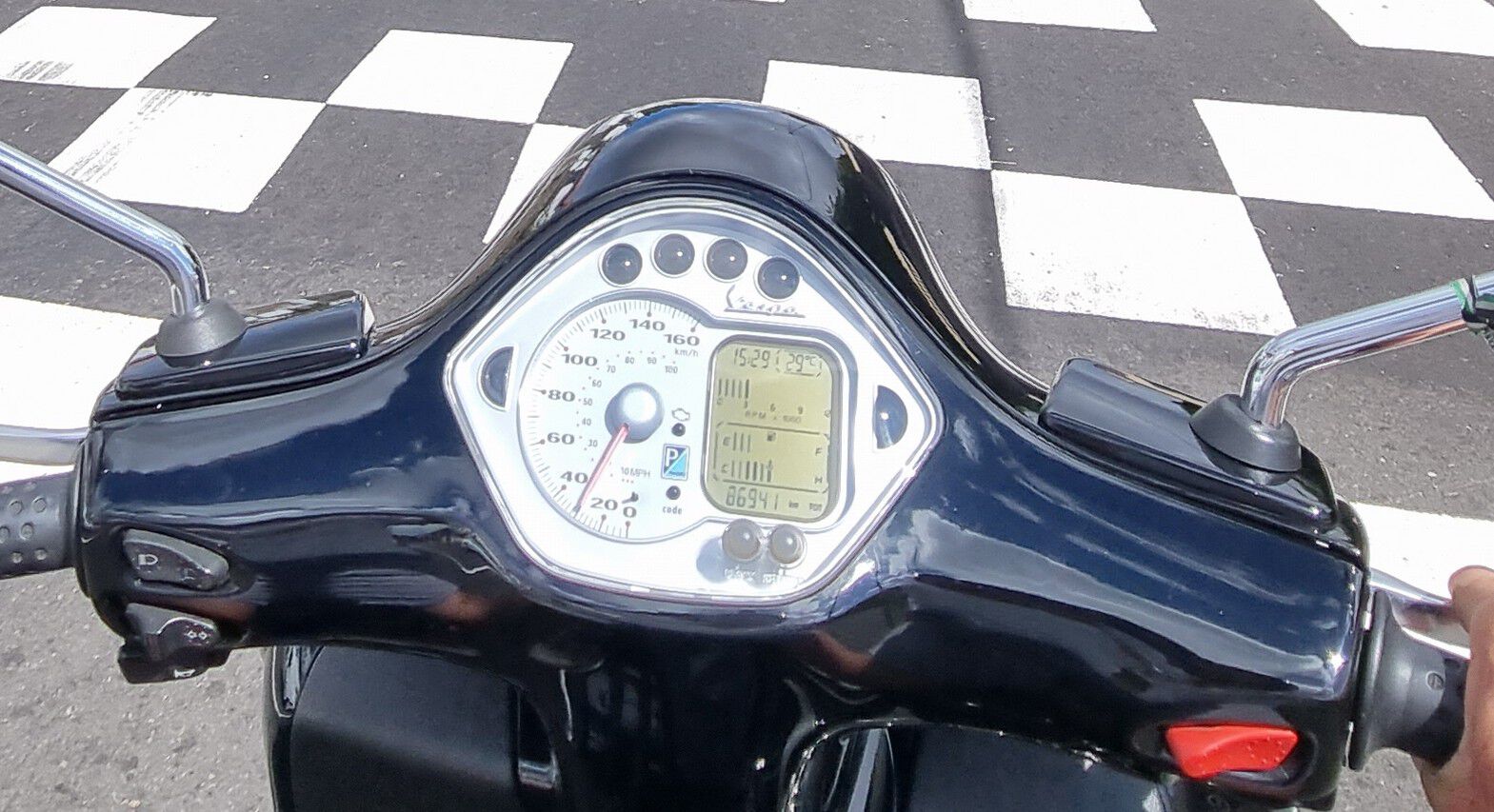 Modern Vespa : Identifying Vespa GTS 250 Speedometer Variants