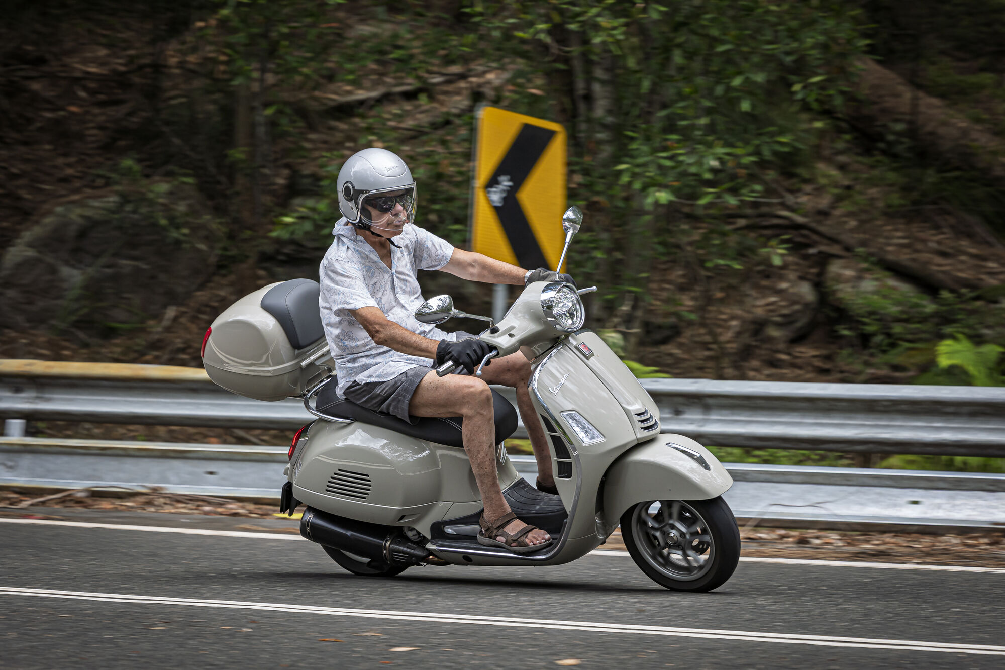 Modern Vespa : Caught in the act!