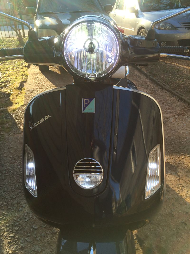 Modern Vespa : LED Headlight that works! Vespa GTS