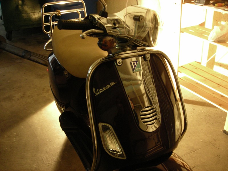Modern Vespa : LX 150 front rack installation instructions?