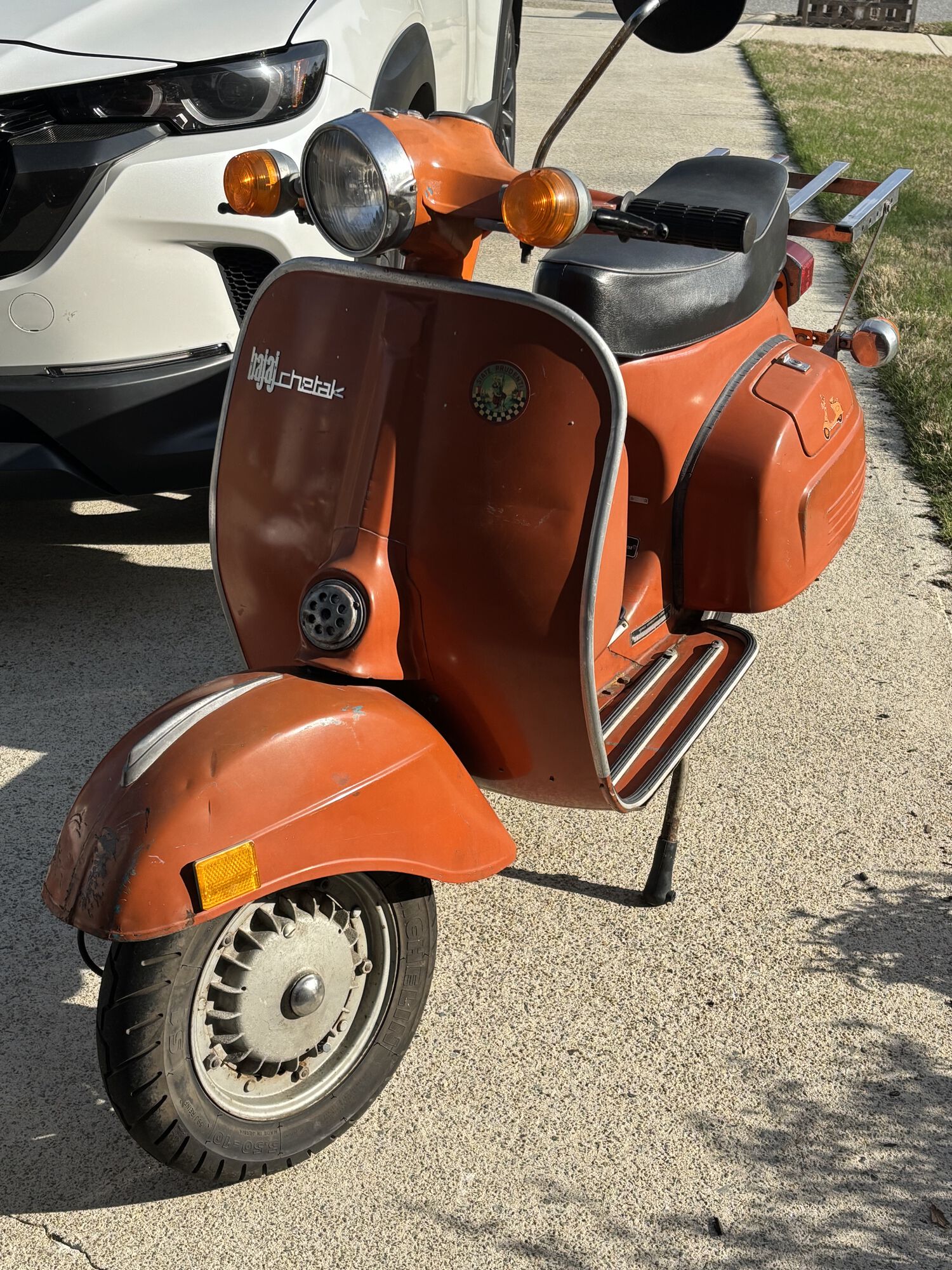 Modern Vespa : New Scooter- '80 Bajaj Chetak
