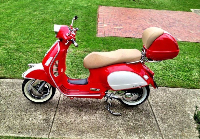 Modern Vespa : Whitewall tires