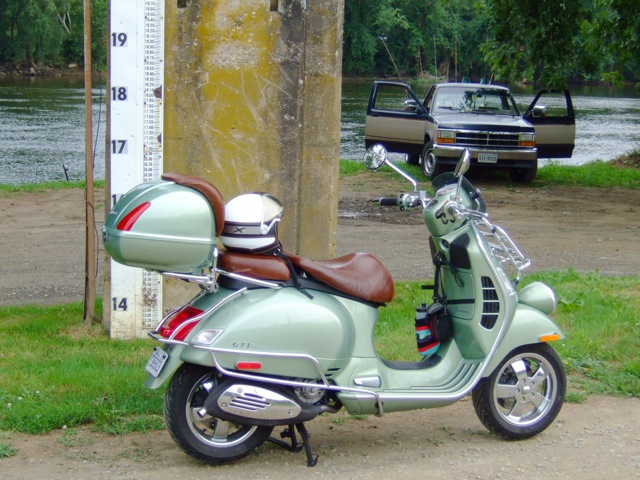 Modern Vespa : Vespa "GTV" all in one place