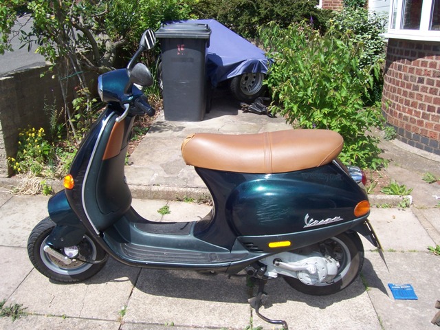 Modern Vespa : HOW DO I REMOVE AN ET4 REAR RACK?