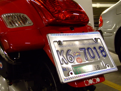 Modern Vespa : License Plate Frames for GTS