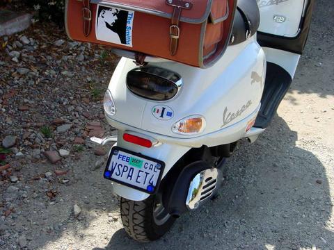 Modern Vespa : California Personalized Plates