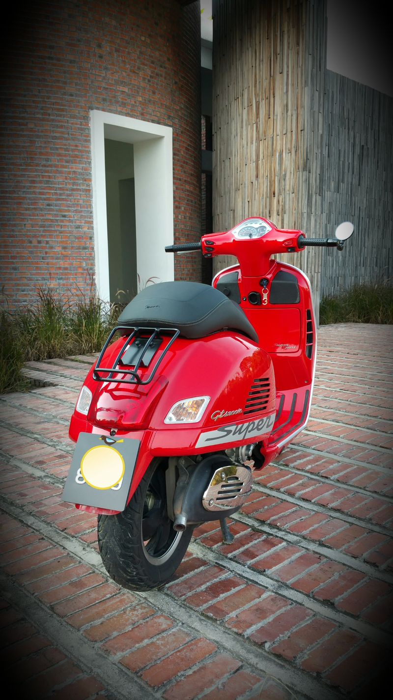 Modern Vespa : Show us your Red vespa , LOVE your RED Vespa here!