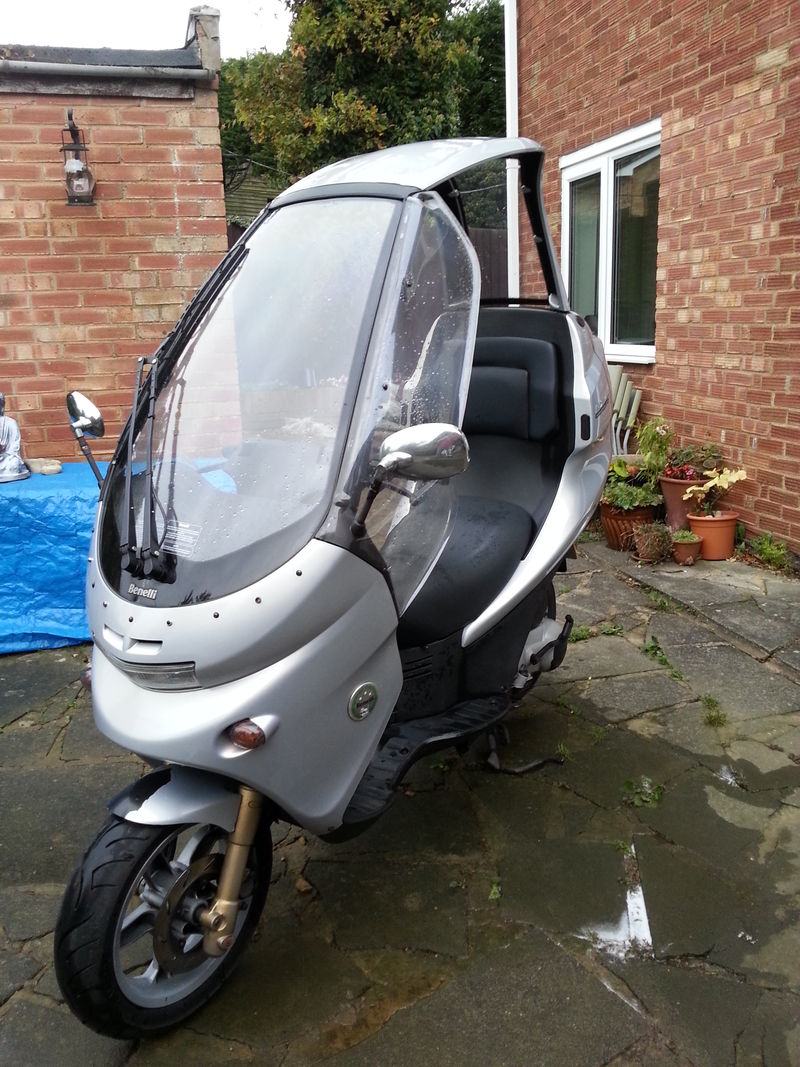 Modern Vespa : Benelli adiva 150