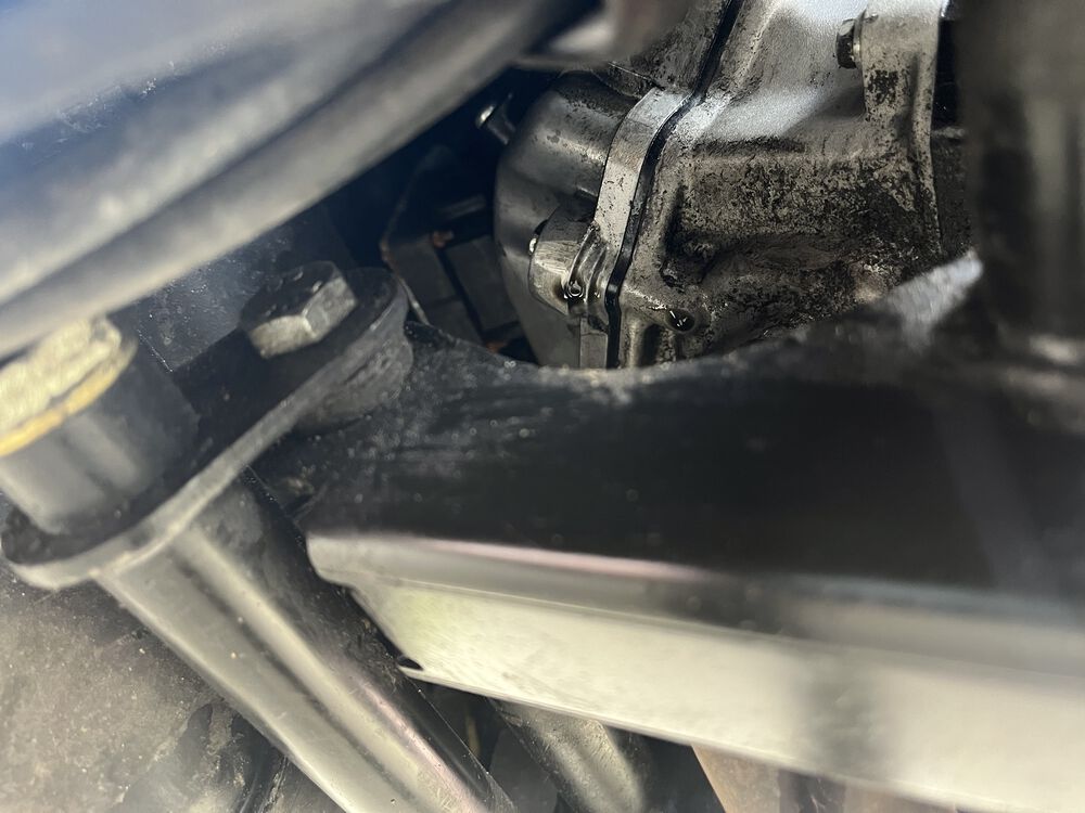 Modern Vespa : Beverly 300 oil leak